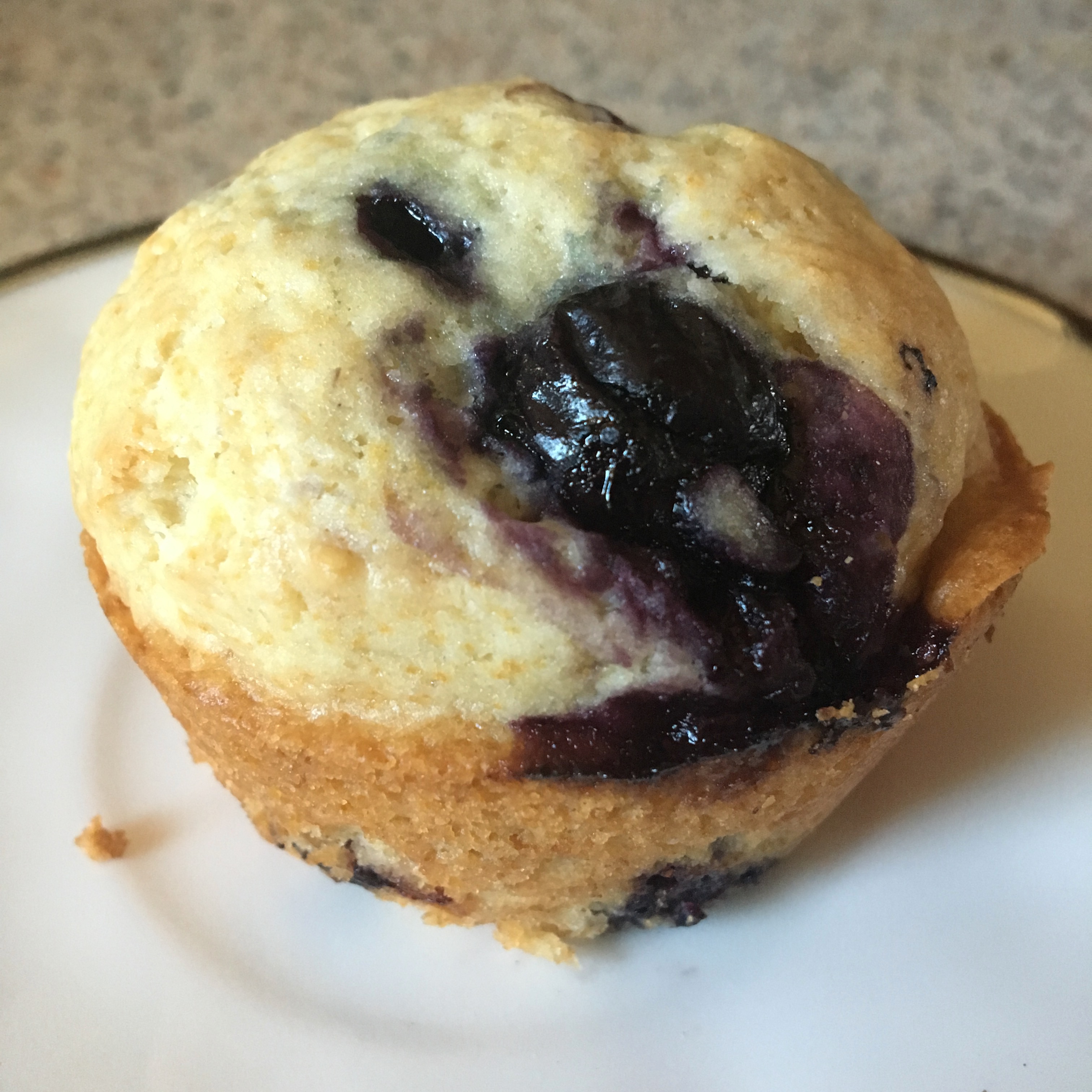 Blueberry Muffins are For BFFs – Beth Bakes Midwest